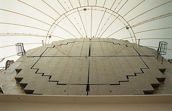 Inside Radome / AO-Journal p336 #1