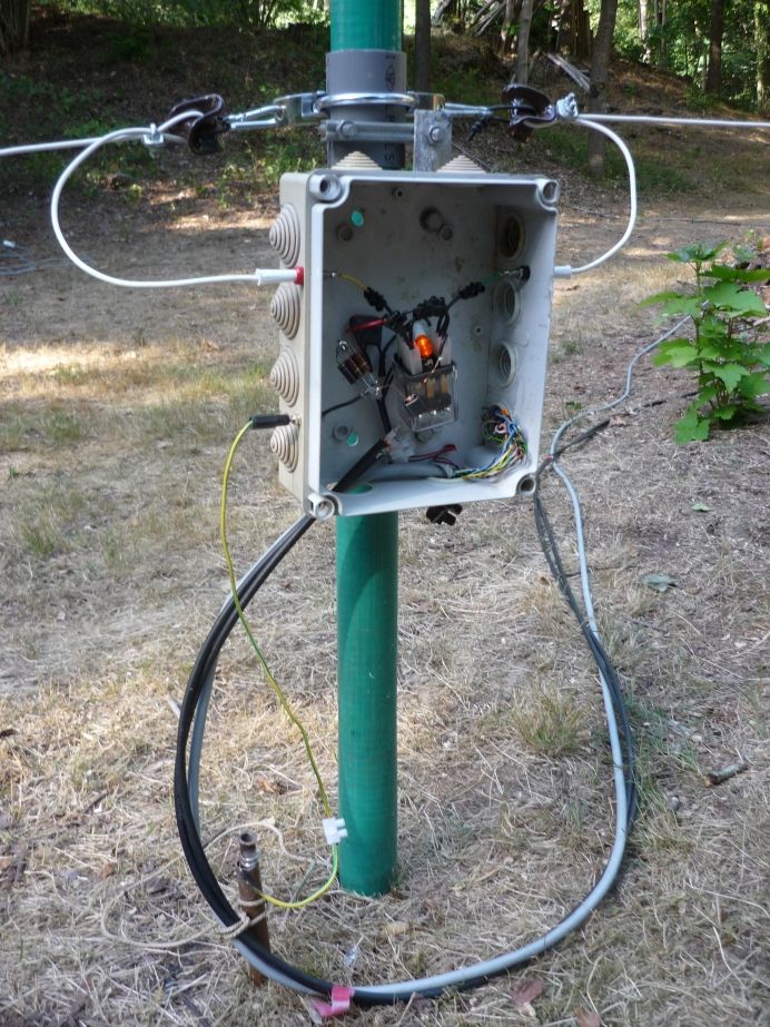 http://www.ok1rr.com/index.php/antennas/8-the-ve3do-receiving-loop