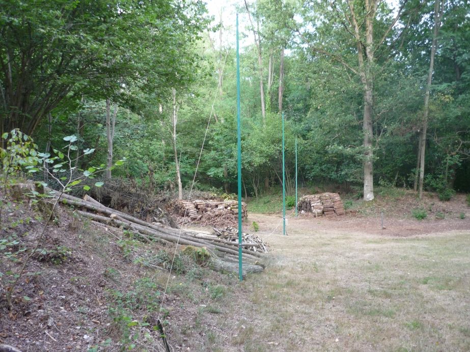 http://www.ok1rr.com/index.php/antennas/8-the-ve3do-receiving-loop